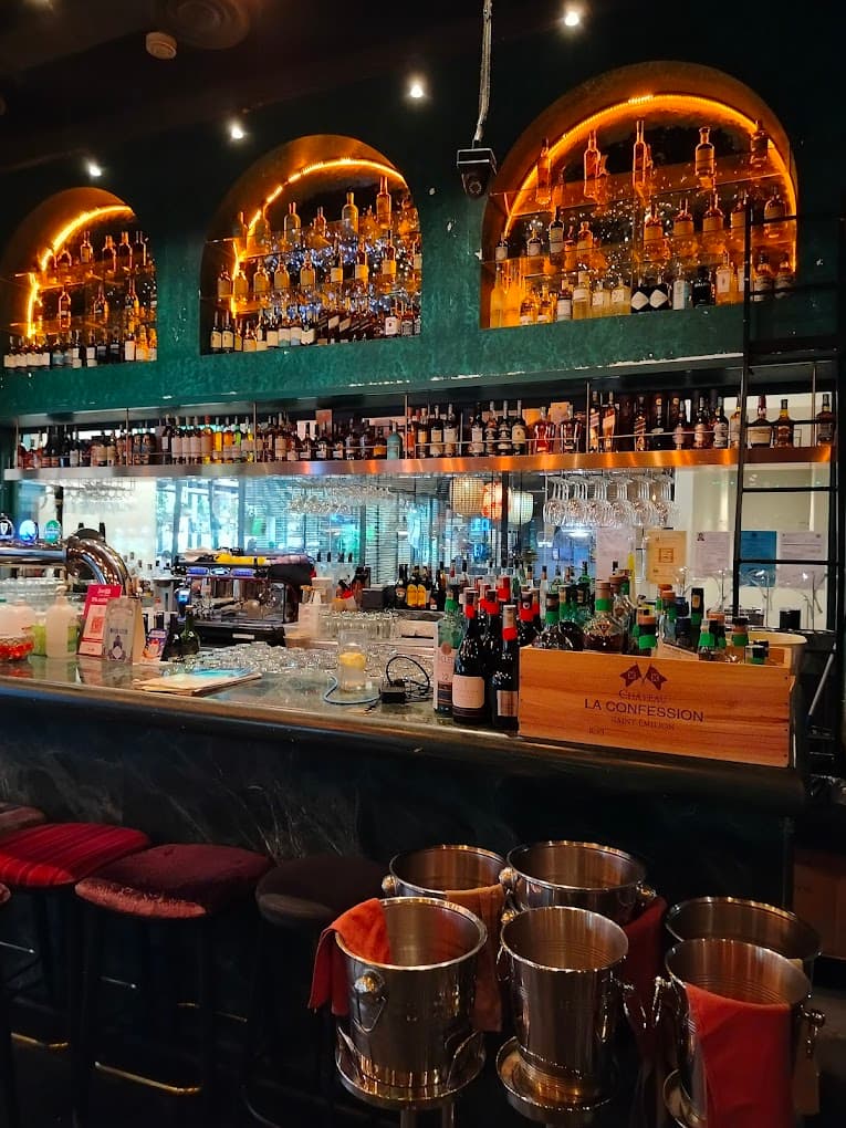 The BAR°N Wine Bar @ Mid Valley, Kuala Lumpur - Restaurant...
